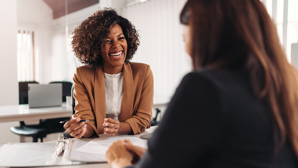 Pourquoi et comment devenir assistant.e des ressources humaines